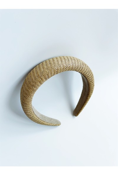 Gülcan Önal Hasır Bombeli Taç