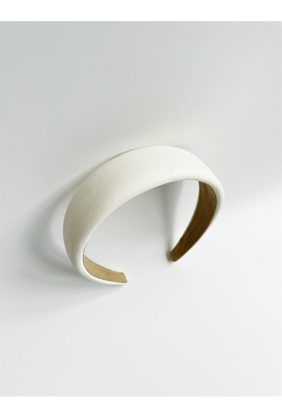 Gülcan Önal Kendal Beyaz Deri Taç