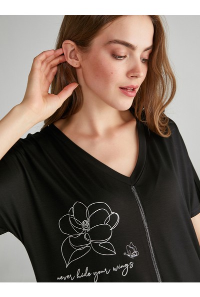 Faik Sönmez Simli Çiçek Baskı V Yaka T-SHIRT63429