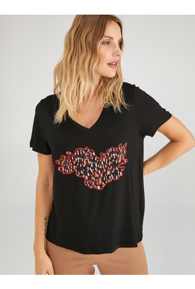 Faik Sönmez Önü Leopar Aplikeli V Yaka T-SHIRT63449
