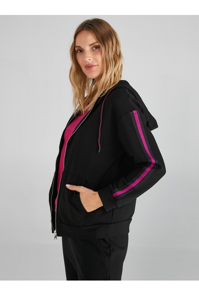 Faik Sönmez Renkli Şerit ve Kordon Detaylı Kapişonlu Eşofman Üst 63219 Faik Sönmez Renkli Şerit ve Kordon Detaylı Kapişonlu Eşofman Üst 63219