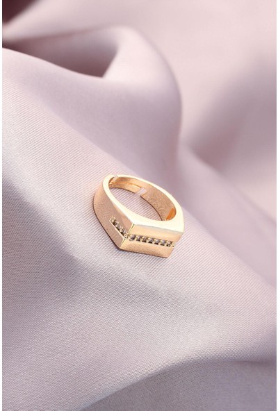 Clariss Gold Metal Taşlı Şerit Plaka Yüzük