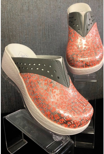 Çizgi Medikal Gold Plus Parlayan Şehirler Turuncu Kadın Sabo Terlik Doktor Hemşire Hastan