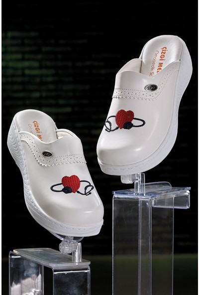 Çizgi Medikal Viva Nakışlı Beyaz Kadın Sabo Terlik Doktor Hemşire Hastane Terliği Çizgi Medikal Viva Nakışlı Beyaz Kadın Sabo Terlik Doktor Hemşire Hastane Terliği