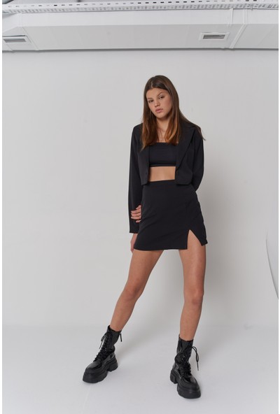 Holly Lolly Kadın Siyah Mini Boy Yırtmaçlı Panky Etek Holly Lolly Kadın Siyah Mini Boy Yırtmaçlı Panky Etek