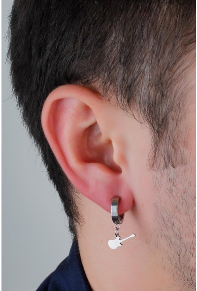 Madame Concept Sıkıştırmalı Çelik Gümüş Renk Gitar Figürlü Erkek Küpe Madame Concept Sıkıştırmalı Çelik Gümüş Renk Gitar Figürlü Erkek Küpe