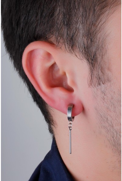 Madame Concept Sıkıştırmalı Çelik Gümüş Renk Plaka Sallantılı Erkek Küpe Madame Concept Sıkıştırmalı Çelik Gümüş Renk Plaka Sallantılı Erkek Küpe