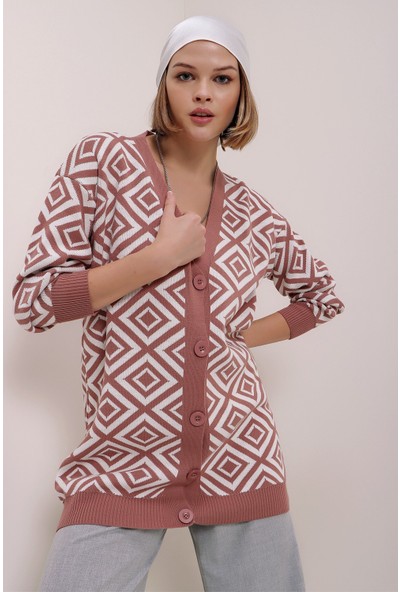 Hakke Iç Içe Kare Desenli Hırka