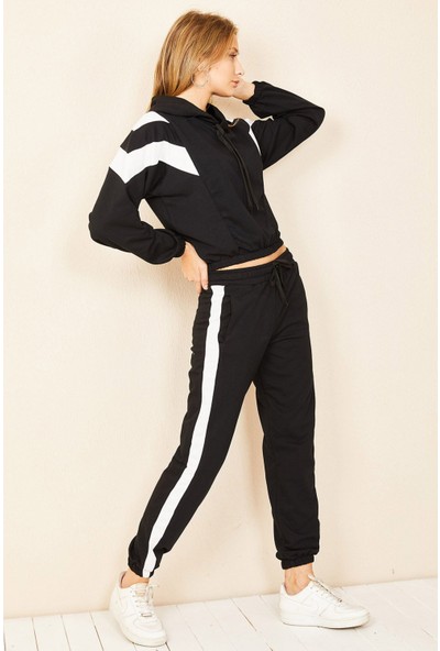 Hakke Renk Bloklu Eşofman Takımı