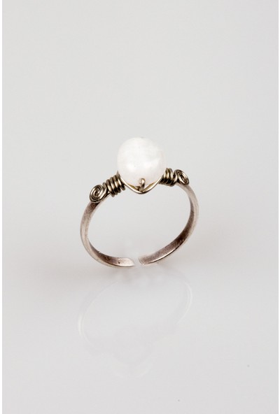 Lila Rosa Doğal Taşlı Özel Tasarım Yüzük Lila Rosa Doğal Taşlı Özel Tasarım Yüzük