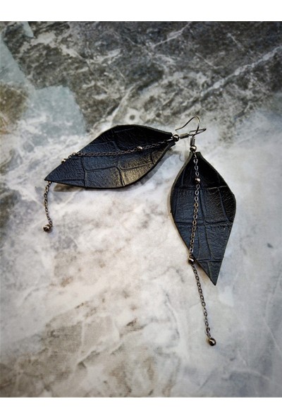 Blue&soul Yaprak Tasarım Zincirli Deri El Yapımı Küpe Blue&soul Yaprak Tasarım Zincirli Deri El Yapımı Küpe