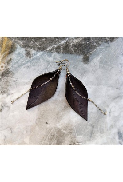 Blue&soul Yaprak Tasarım Zincirli Deri El Yapımı Küpe Blue&soul Yaprak Tasarım Zincirli Deri El Yapımı Küpe