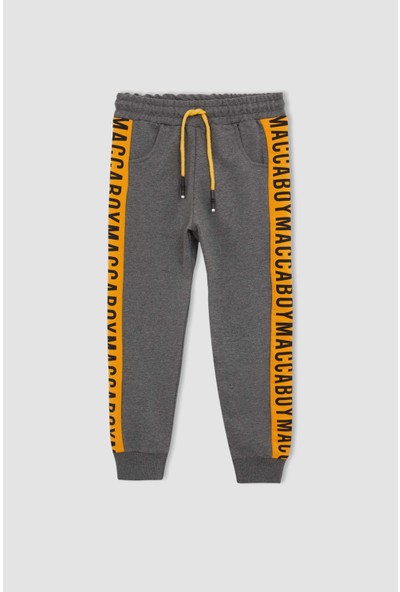 DeFacto Erkek Çocuk Regular Fit Baskılı Cepli İnce Sweatshirt Kumaşı Eşofman Alt X4991A622SM DeFacto Erkek Çocuk Regular Fit Baskılı Cepli İnce Sweatshirt Kumaşı Eşofman Alt X4991A622SM