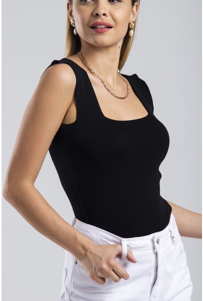 By Moda İnci Siyah Kare Yaka Likralı Yazlık Triko Bluz By Moda İnci Siyah Kare Yaka Likralı Yazlık Triko Bluz