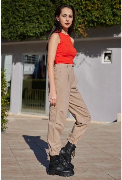 Lars Butik Kadın Bej Rengi Beli Lastikli Paça Detaylı Keten Jogger Pantolon Lars Butik Kadın Bej Rengi Beli Lastikli Paça Detaylı Keten Jogger Pantolon