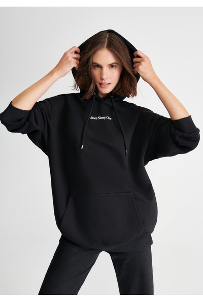 Mavi Kadın Kapüşonlu Siyah Sweatshirt 1610068-900 Mavi Kadın Kapüşonlu Siyah Sweatshirt 1610068-900