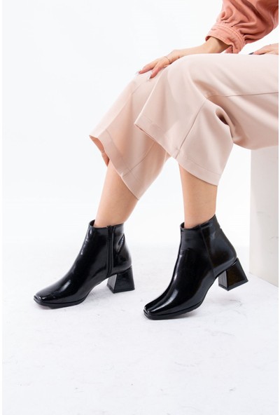 Tuğrul Ayakkabı Küt Burunlu Fermuarlı Siyah.rugan Kadın Bot Tuğrul Ayakkabı Küt Burunlu Fermuarlı Siyah.rugan Kadın Bot