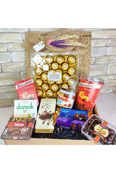 Ferrero Rocher Çikolata Delisi Hediye Kutusu, Ferrero Rocher ve En Güzel Çikolatalar Çiçek Buketi Ile Bir Arada Ferrero Rocher Çikolata Delisi Hediye Kutusu, Ferrero Rocher ve En Güzel Çikolatalar Çiçek Buketi Ile Bir Arada