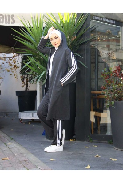 Burcu Tesettür Önden Fermuarli Testtür Eşofman Takımı TRN1018 Antrasit Burcu Tesettür Önden Fermuarli Testtür Eşofman Takımı TRN1018 Antrasit