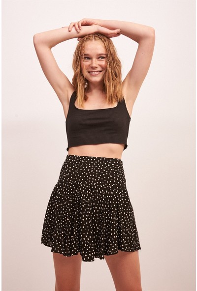 Never More Çiçek Desenli Siyah Şort Etek