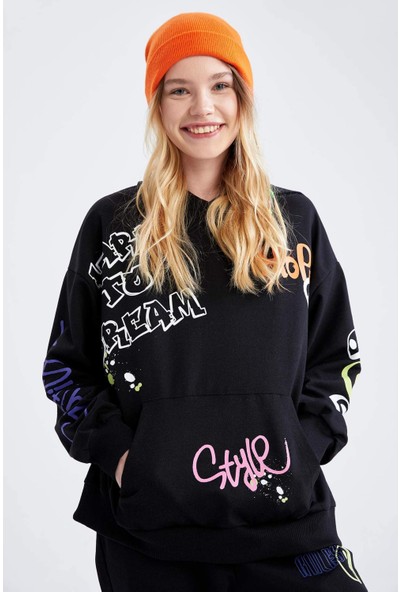 DeFacto Oversize Fit Slogan Baskılı Kapüşonlu Sweatshirt X2552AZ22SP DeFacto Oversize Fit Slogan Baskılı Kapüşonlu Sweatshirt X2552AZ22SP