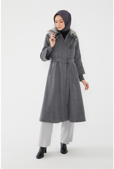 Levidor Kolu Garnili Yakası Kürklü Gri Kaşe Kaban