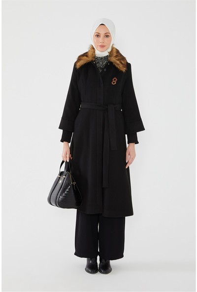 Levidor Kolu Garnili Yakası Kürklü Siyah Kaşe Kaban