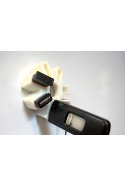 Aldım Geldi USB Tutucu Askısı Standı Aparatı Organik Plastikten Vidasız