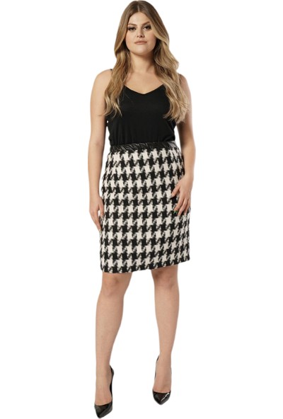 Günay Fierte Kadın Büyük Beden Etek NLY220700003 Elastik Bel Diz Üstü Spor Kısa Ekose Desen Siyah