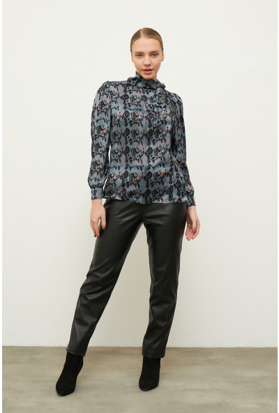 Boyundan Bağlı Saten Bluz - Gri