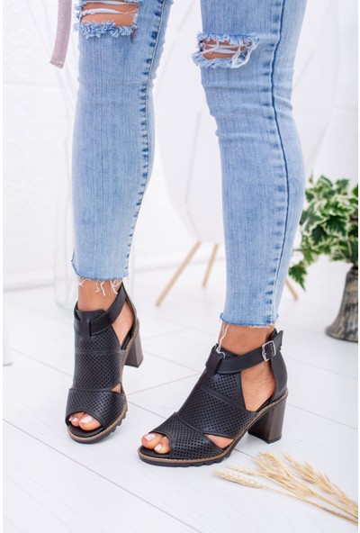 Gimer Avm Lazerli Delikli Siyah Ökçeli Sandalet