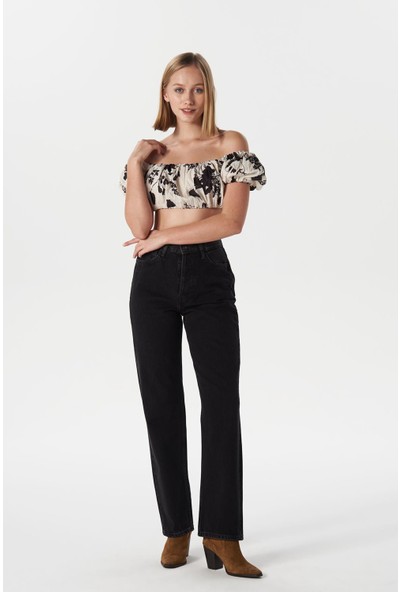 Cross Jeans Eliza Cropped Siyah Yüksek Bel Straight Fit Düğmeli Jean Pantolon C 4518-060 Cross Jeans Eliza Cropped Siyah Yüksek Bel Straight Fit Düğmeli Jean Pantolon C 4518-060