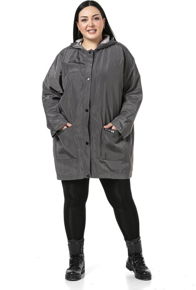 Disentis Modest Büyük Beden Yarasa Kollu Kapüşonlu Çıtçıtlı Astarlı Gri Trençkot Disentis Modest Büyük Beden Yarasa Kollu Kapüşonlu Çıtçıtlı Astarlı Gri Trençkot