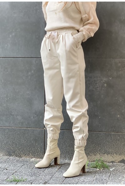 By Moda İnci Şardonlu Deri Cepli Paçası Lastikli Pantolon