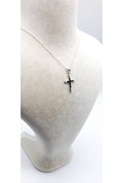 Karra Jewelry Siyah Mineli Haç Gümüş Kolye