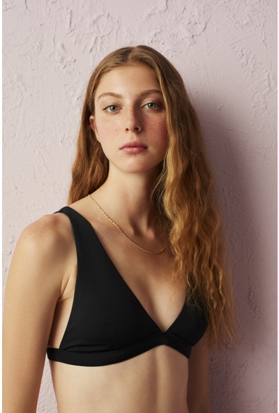 Penti Siyah Basic Deep V Bikini Üstü Penti Siyah Basic Deep V Bikini Üstü