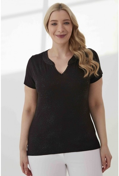 Selen Giyim Büyük Beden Yaka Taşlı Jakarlı Penye Bluz Selen Giyim Büyük Beden Yaka Taşlı Jakarlı Penye Bluz