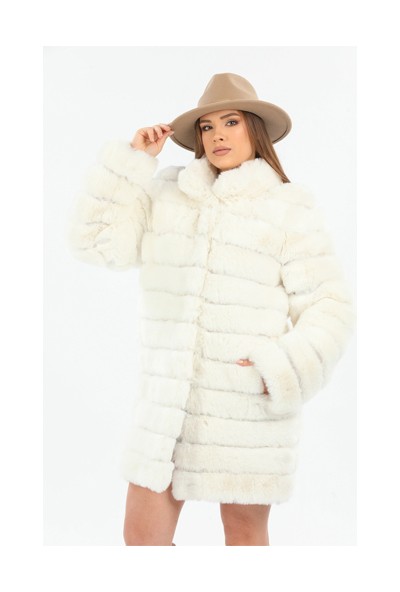 Redpoint Yakalı Suni Kürk Kaban Beyaz Redpoint Yakalı Suni Kürk Kaban Beyaz