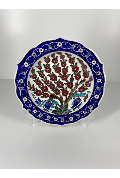 Artist Izni̇k Çi̇ni̇ Hayat Ağacı