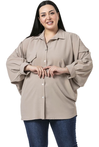 Disentis Modest Büyük Beden Kol Ağzı Manşetli Kolu Pileli Yarasa Kollu Cep Detaylı Taş Rengi Gömlek Disentis Modest Büyük Beden Kol Ağzı Manşetli Kolu Pileli Yarasa Kollu Cep Detaylı Taş Rengi Gömlek