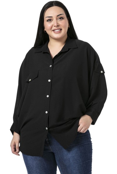 Büyük Beden Kol Ağzı Manşetli Kolu Pileli Yarasa Kollu Cep Detaylı Siyah Gömlek Büyük Beden Kol Ağzı Manşetli Kolu Pileli Yarasa Kollu Cep Detaylı Siyah Gömlek