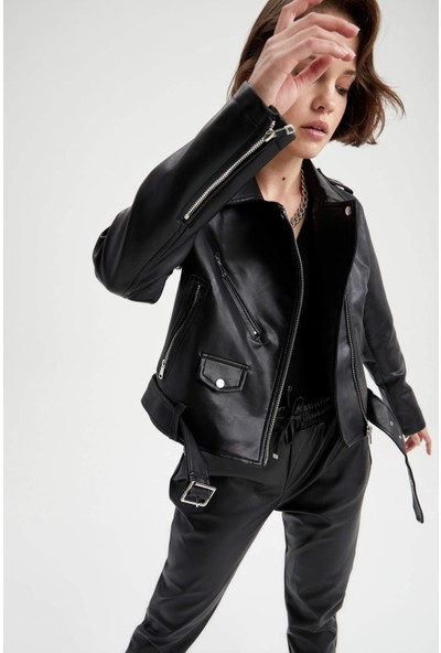 DeFacto Regular Fit Kemer Detaylı Su İtici Suni Deri Biker Ceket V3053AZ22SP