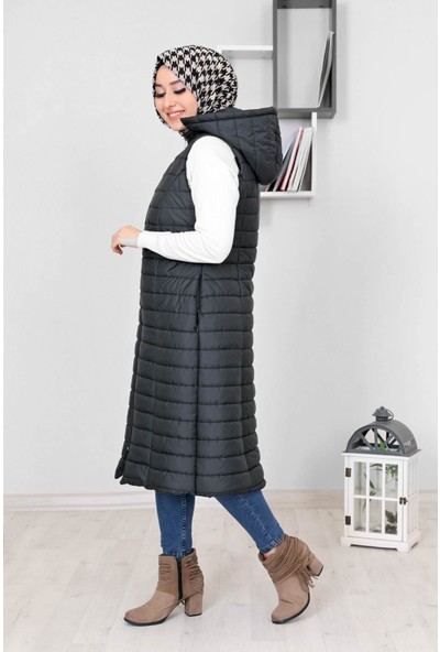 Fatma Danışman Nisaca Kapüşonlu Ray Desenli Tesettür Şişme Yelek | Siyah