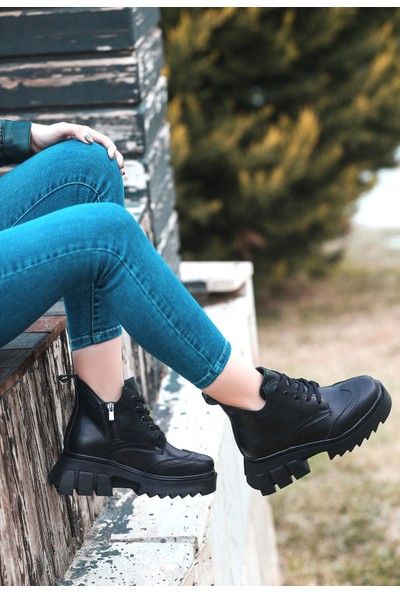 By Taner Erol Ribo Siyah Cilt Bağcıklı Bot By Taner Erol Ribo Siyah Cilt Bağcıklı Bot