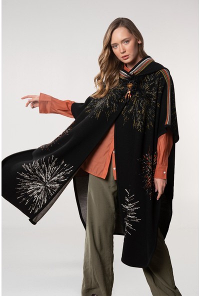 uludağ triko Görsel Şölen Kapşonlu Panço / Siyah uludağ triko Görsel Şölen Kapşonlu Panço / Siyah