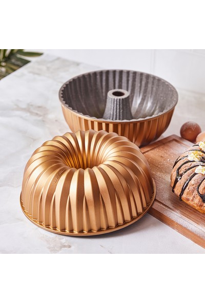 Emsan Griss Hardstone Döküm Kek Kalıbı Gold 24 cm Emsan Griss Hardstone Döküm Kek Kalıbı Gold 24 cm