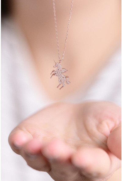 Olivia Unicorn Beyaz Taşlı Rose Kaplama Rose Kaplama Kadın Kolye Olivia Unicorn Beyaz Taşlı Rose Kaplama Rose Kaplama Kadın Kolye