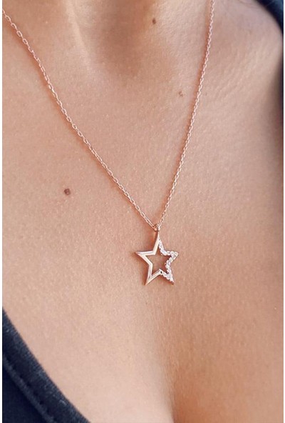 Olivia Yonca Motifli Beyaz Taşlı 14 K Rose Altın Kaplama Kadın Kolye Olivia Yonca Motifli Beyaz Taşlı 14 K Rose Altın Kaplama Kadın Kolye