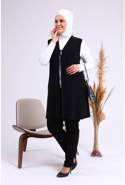 Nesafet Üç Düğme Taşlı Kadın Yelek Nesafet Üç Düğme Taşlı Kadın Yelek