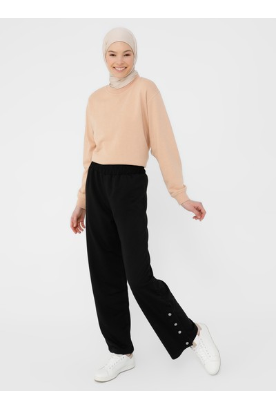 Refka Paçası Çıtçıtlı Eşofman Altı - Siyah - Refka Basic Refka Paçası Çıtçıtlı Eşofman Altı - Siyah - Refka Basic